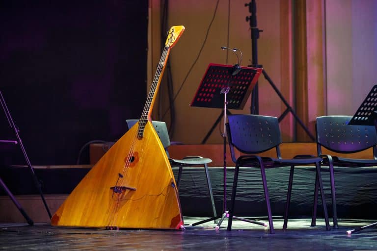 8 Guitar-Like Instruments (Some you Didn’t Know about) - Guitar Symphony